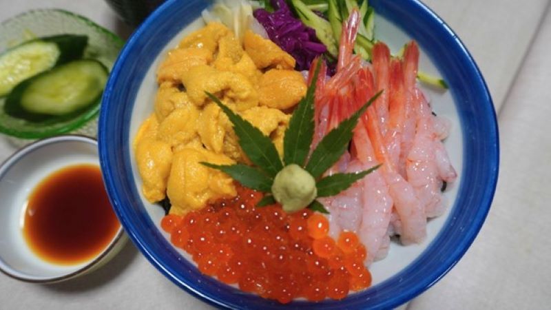 「夏の北海道で絶対食べたい！」ウニたっぷりの海鮮丼で今ここだけの喜びを 積丹～小樽の日帰りドライブ旅｜Sitakke【したっけ】
