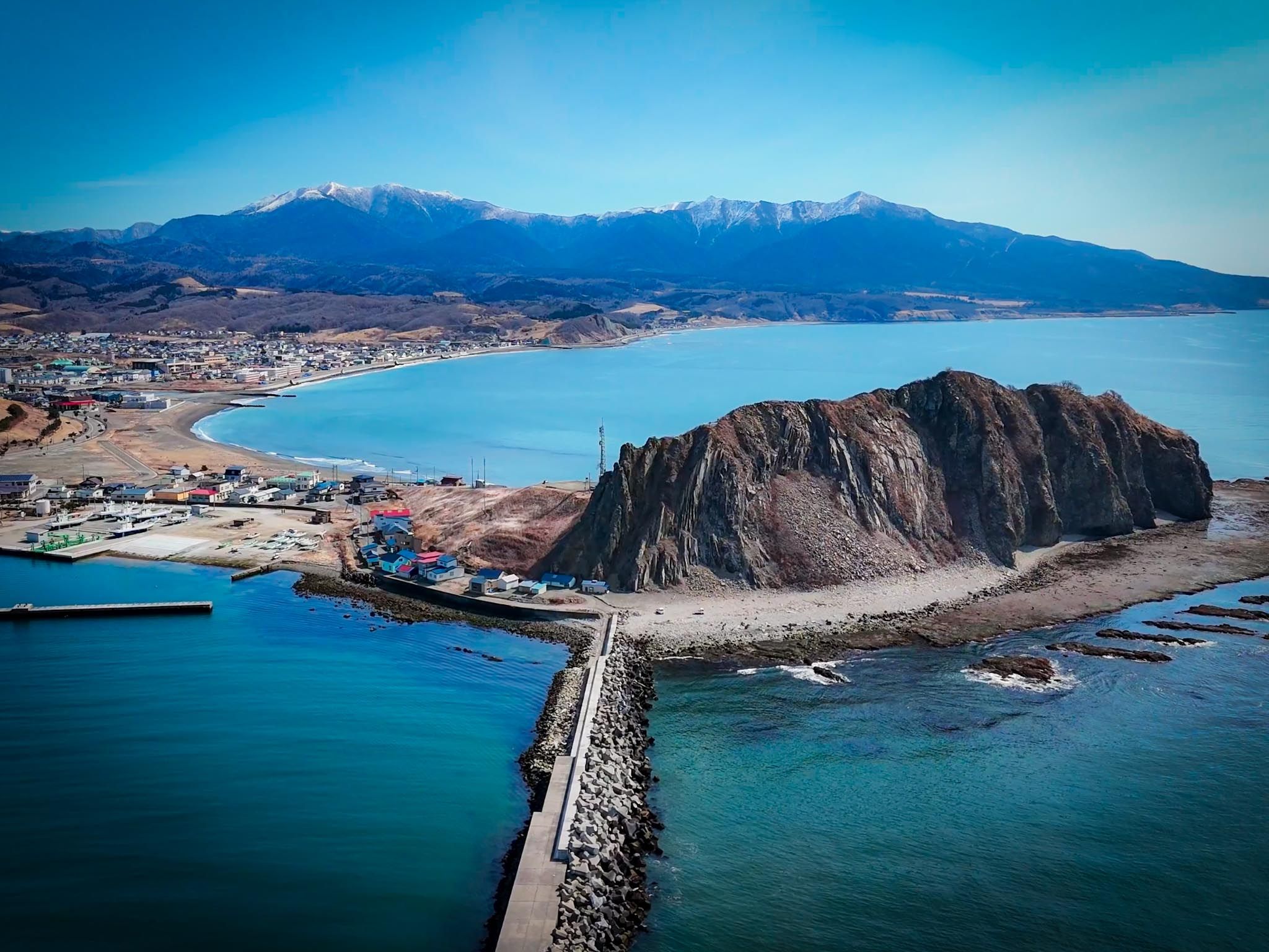 【絶景ドローン旅】江戸時代に〝天然の良港〟を支えた「エンルム岬」｜Sitakke【したっけ】