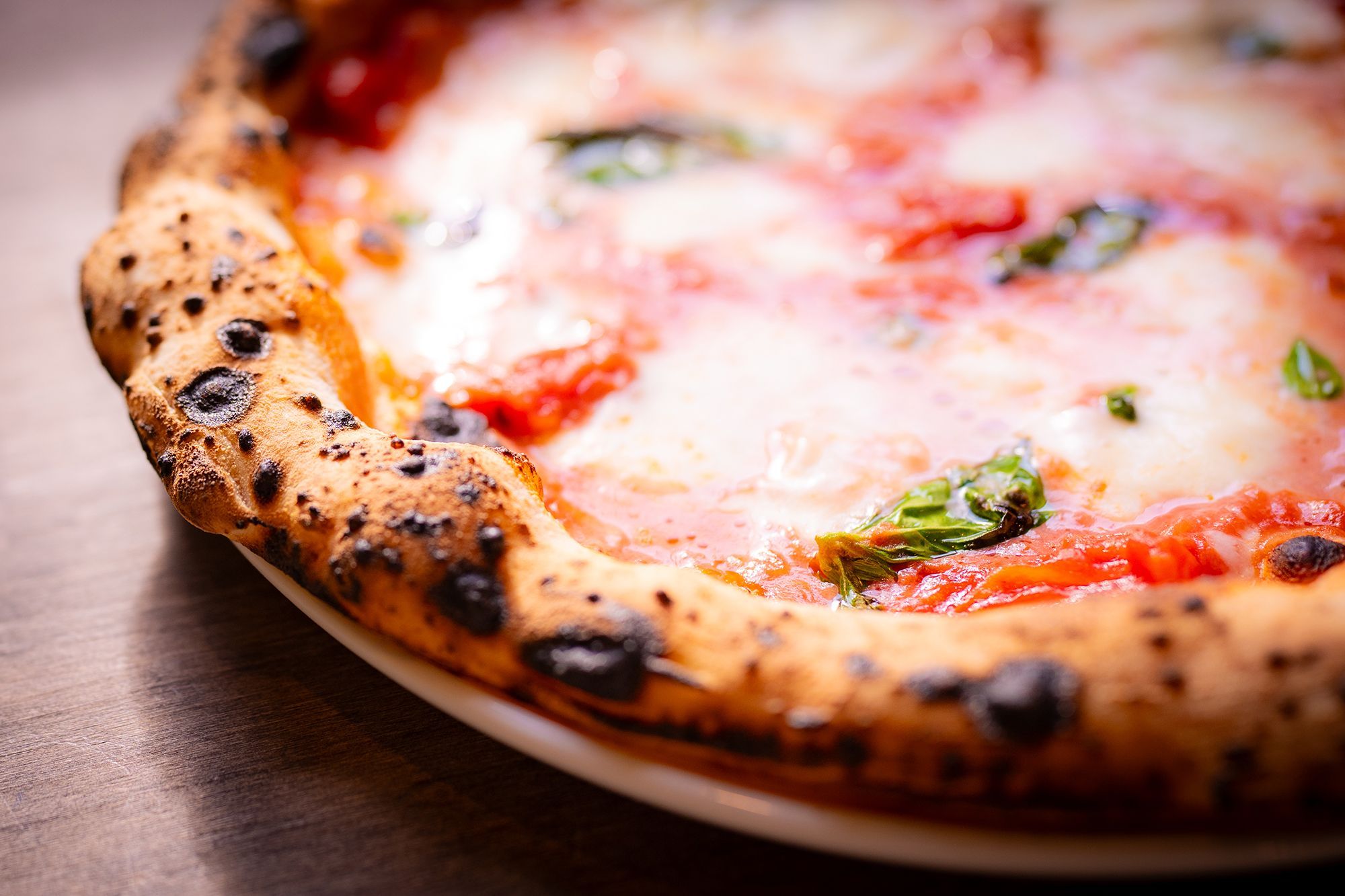 北海道 唯一の〝ピザ窯〟で焼き上げた 本場ナポリピッツァ！ いったいどこが違うのか？｜Sitakke【したっけ】