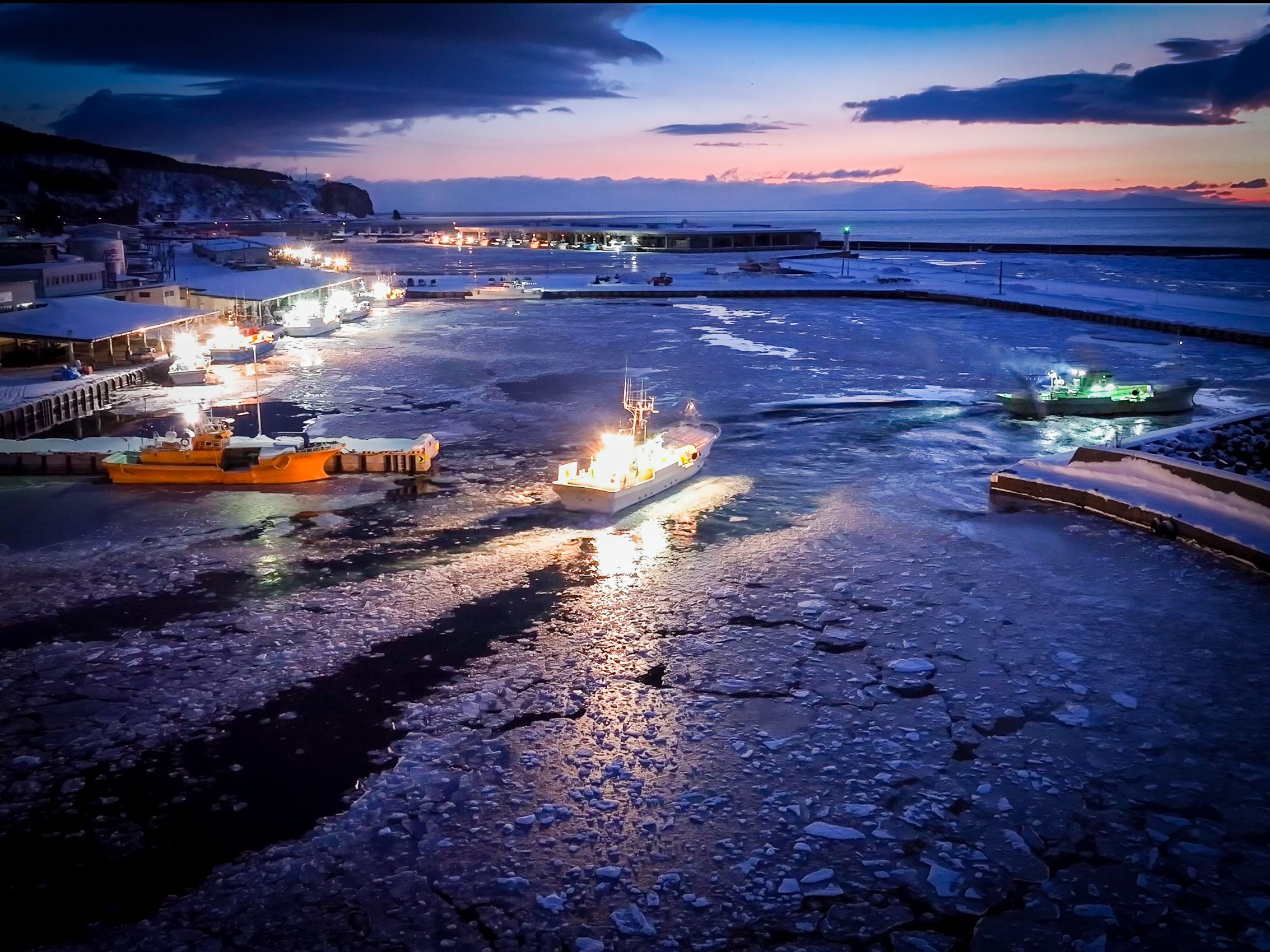 －10度の極寒の海 世界遺産・知床の「厳しさと豊かさ」を同時に感じる、冬だけの特別な光景【北海道の絶景】｜Sitakke【したっけ】