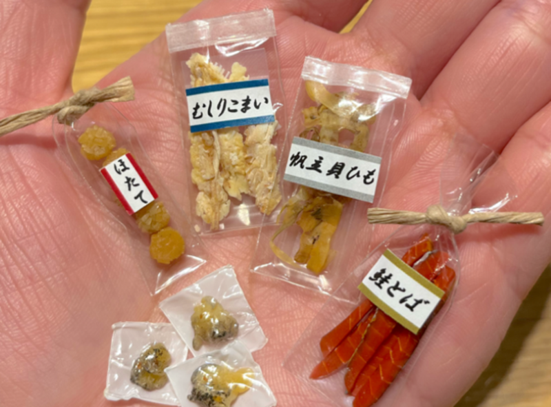 北海道の珍味が“1センチ”に!?ミニチュア作家・碧aoさんが追及する驚きのリアルさに注目！【道産子ミニチュアごはん図鑑vol.7】｜Sitakke【したっけ】