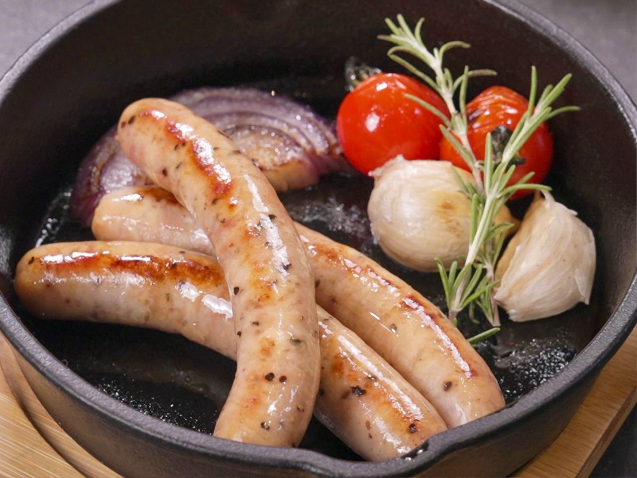 【道産】味、香り・・・すべてが違う！鶏モモ肉100%の珍しいウインナー｜Sitakke【したっけ】