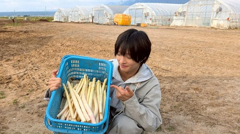 「これだけ別世界にいるみたい…」富良野の“3色目”のレアなグルメにIMP.佐藤 新くんがびっくり！｜Sitakke【したっけ】
