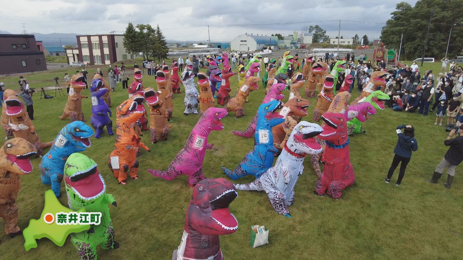 【驚き！】5,100人ほどの小さな町に、100体以上のティラノサウルスが集結したその理由｜Sitakke【したっけ】