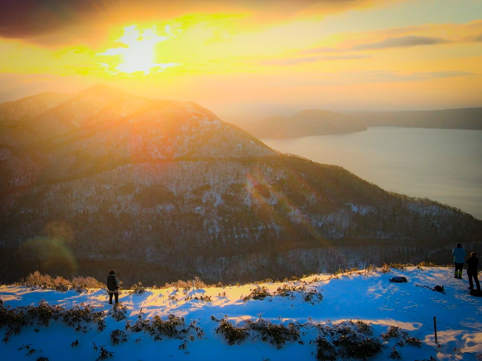 【絶景ドローン旅】山頂で迎える〝ご来光〟が見せた幻想的な映像｜Sitakke【したっけ】